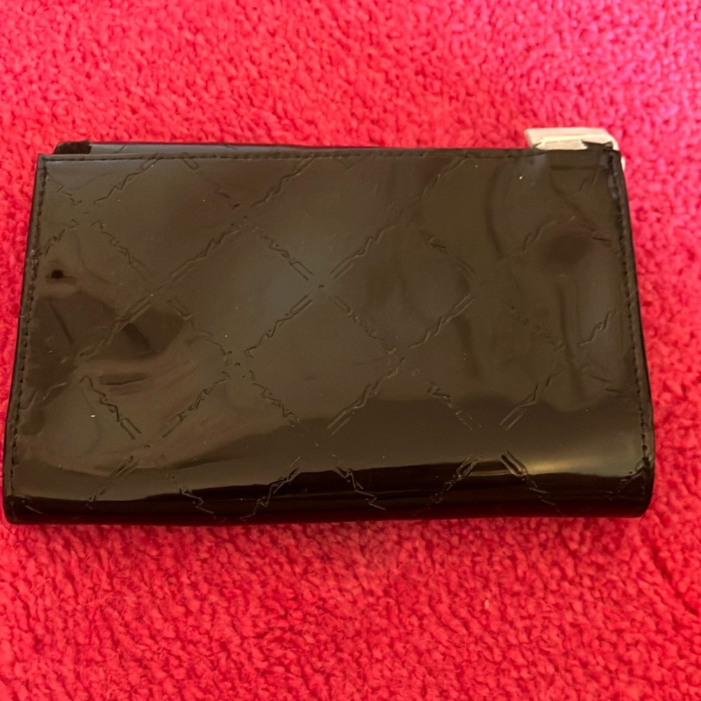 Mac Black Patent Leather Trifold Wallet - Gem